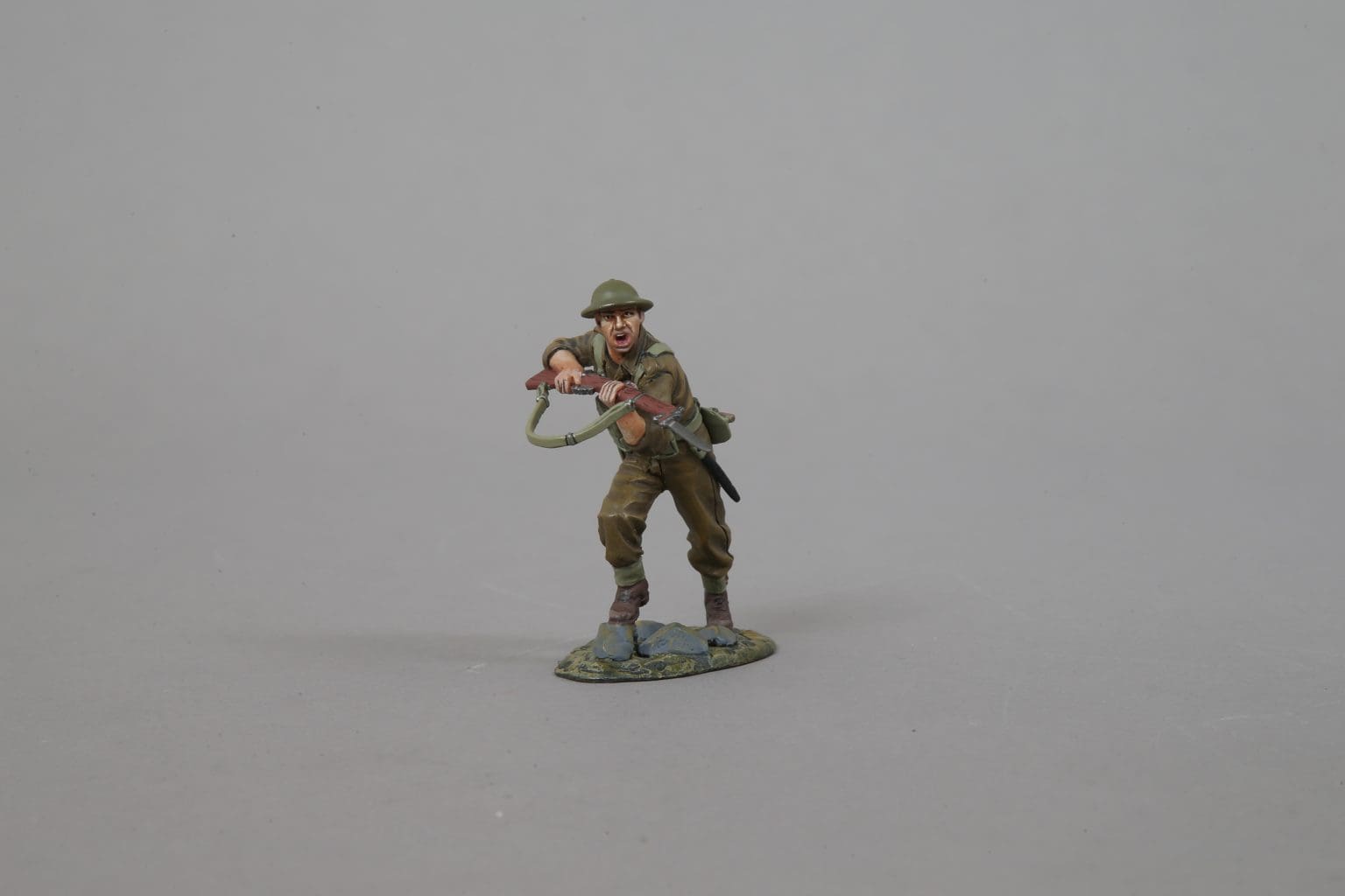 RS086B Allied Soldier Charging | Tom Gunn Miniatures